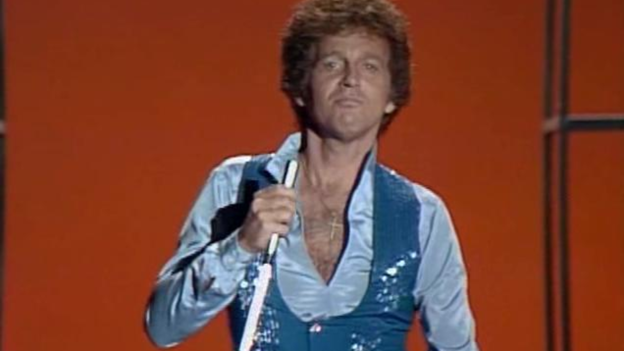 Crooning In Cobalt: Bobby Vinton's 'Blue Velvet' And Its Lasting Impact